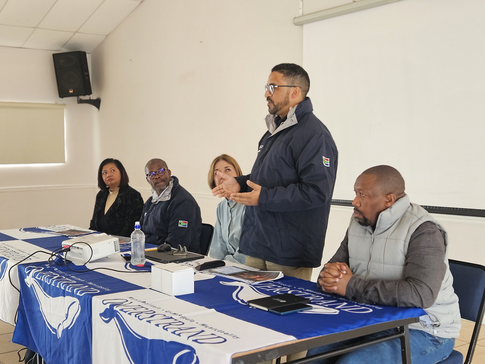 Residents welcome reduced speed limit on R44 through Betty's Bay ...